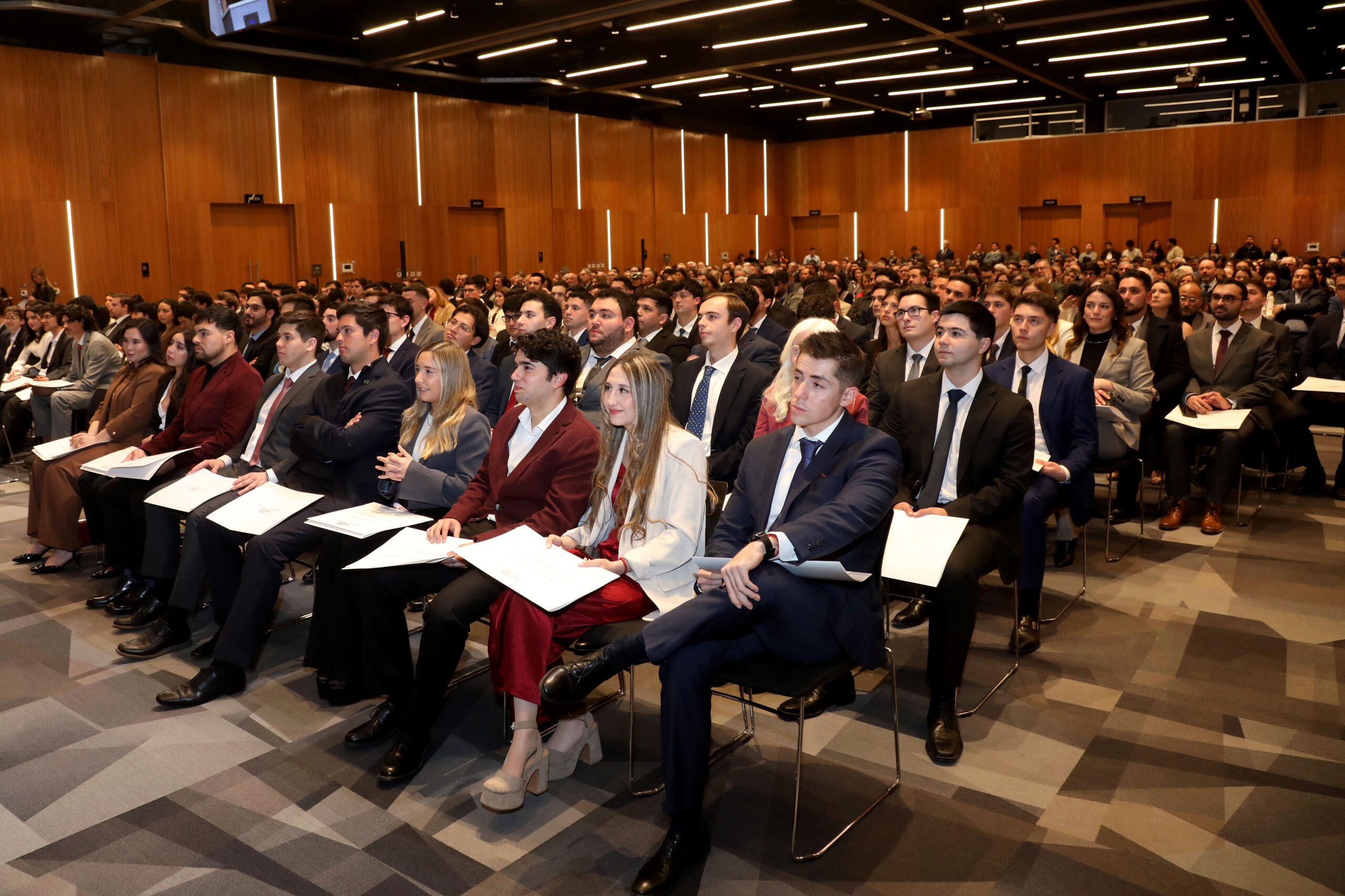 Facultad de Ingeniería UDD titula a nueva generación de ingenieros y ...